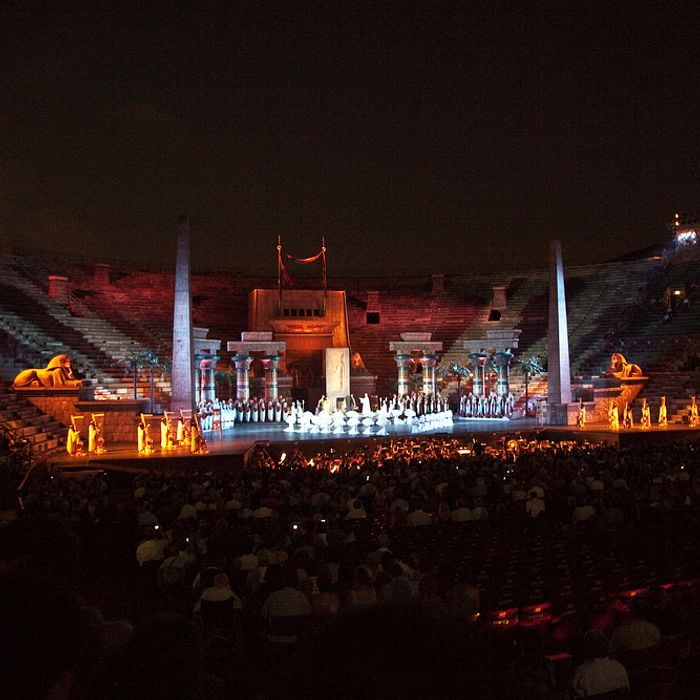 Book opera packages now on OperaTravel!